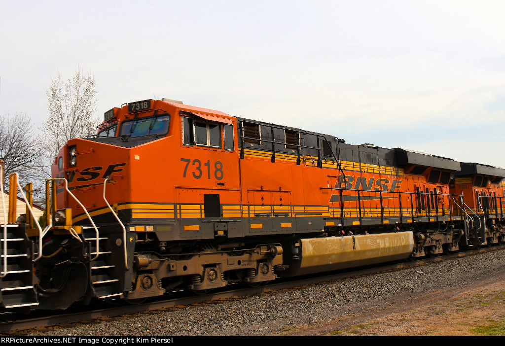 BNSF 7318